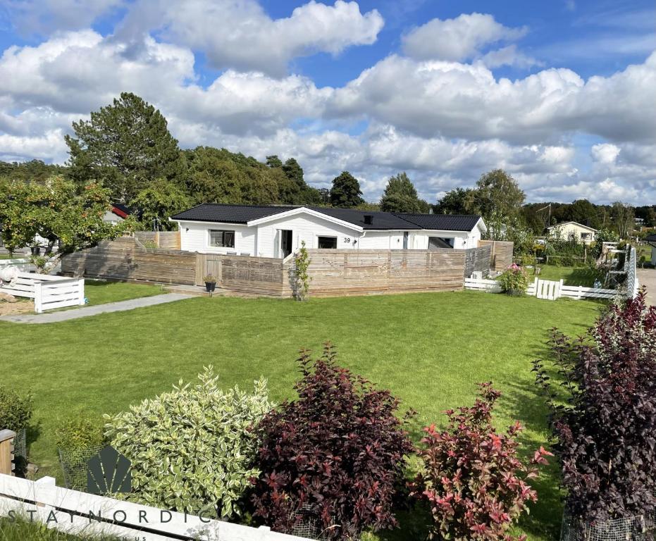 Newly renovated and cozy house by the beach near Varberg, Åskloster ...