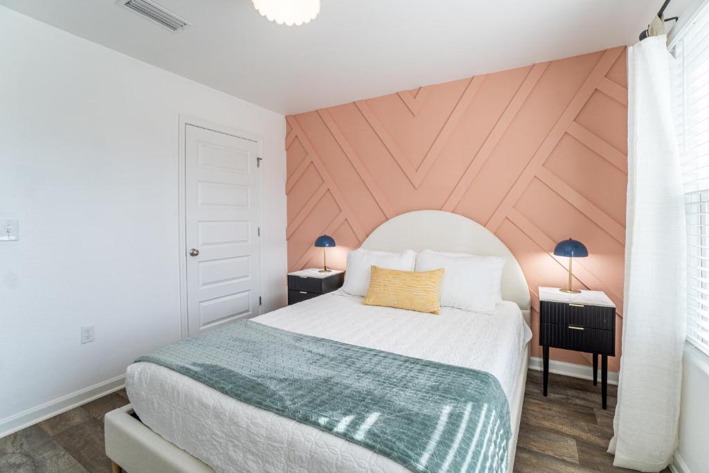 ~Coastal Gameday~ Sports, Beach, OWA & Shopping!, Foley (updated prices ...