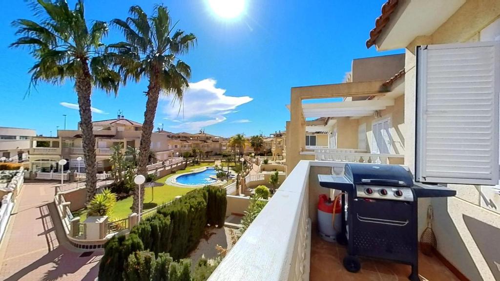 Beautiful Zeniamar Corner with Communal Pool, Orihuela Costa (tarifs ...