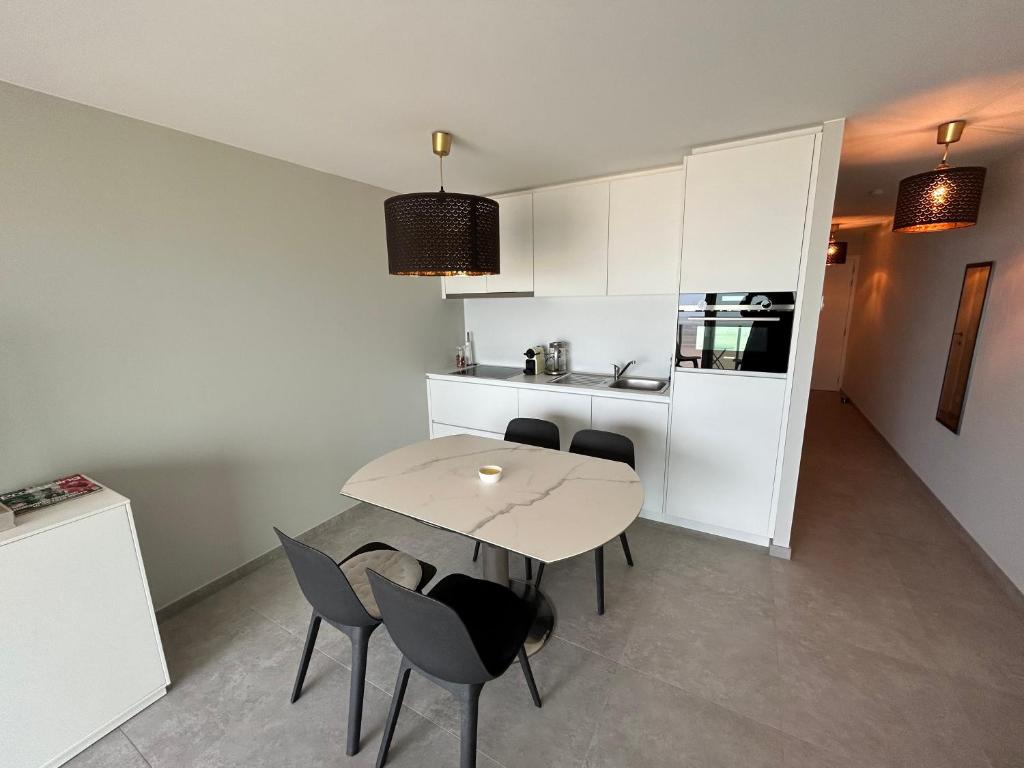 ROUL 0802 - Studio voor 4 personen, De Panne (updated prices 2025)