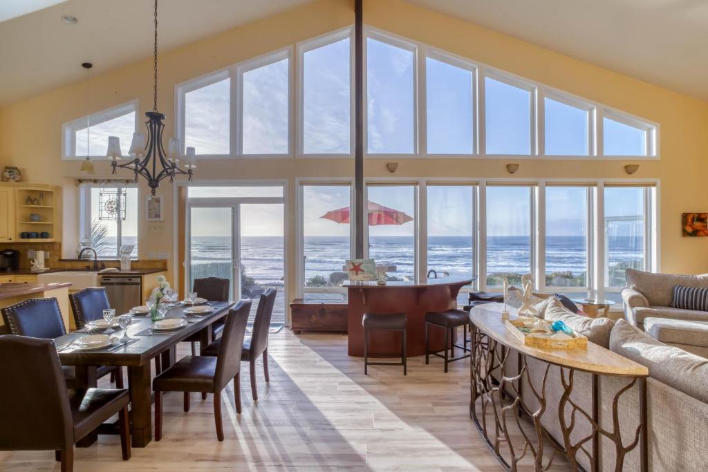 The Ocean Lounge, South Beach (updated prices 2025)