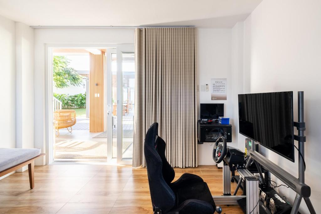 Tirta Spring Villa with Hotspring Pool, Los Baños (updated prices 2025)