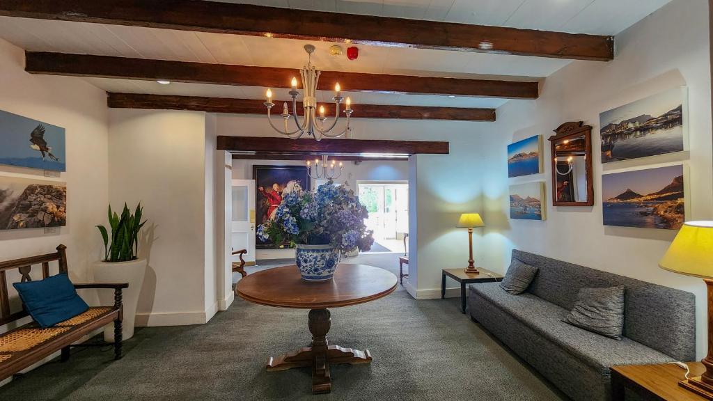 The Blue Peter Hotel, Bloubergstrand (updated prices 2025)