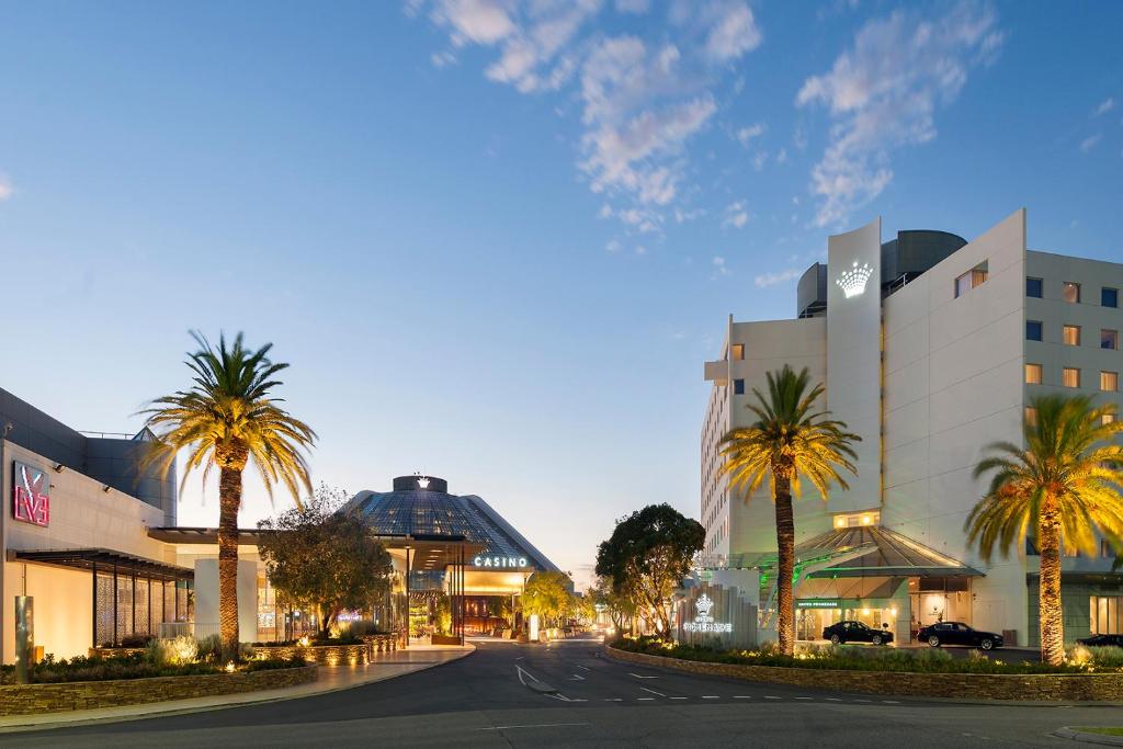 Crown Promenade Perth, Perth (updated prices 2025)