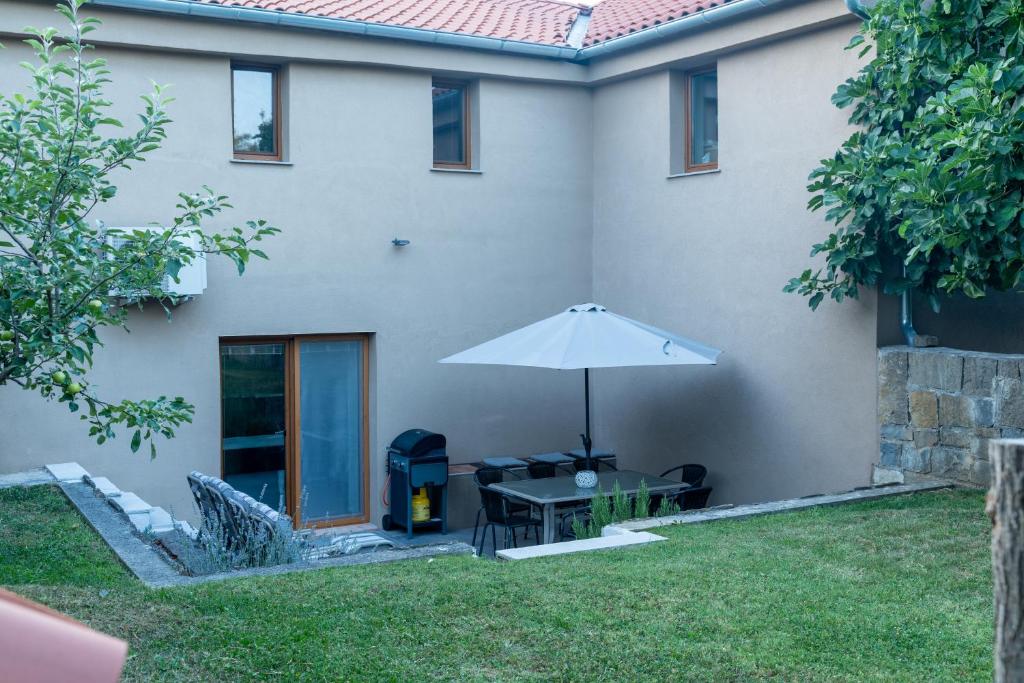 205 Dekani, Dekani (updated prices 2026)