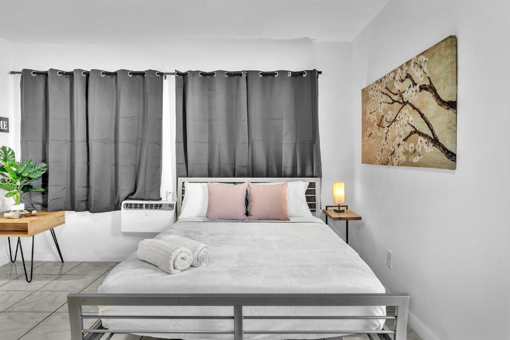 Hollywood Beach Getaway Executive Studio Suite, Hollywood (updated ...