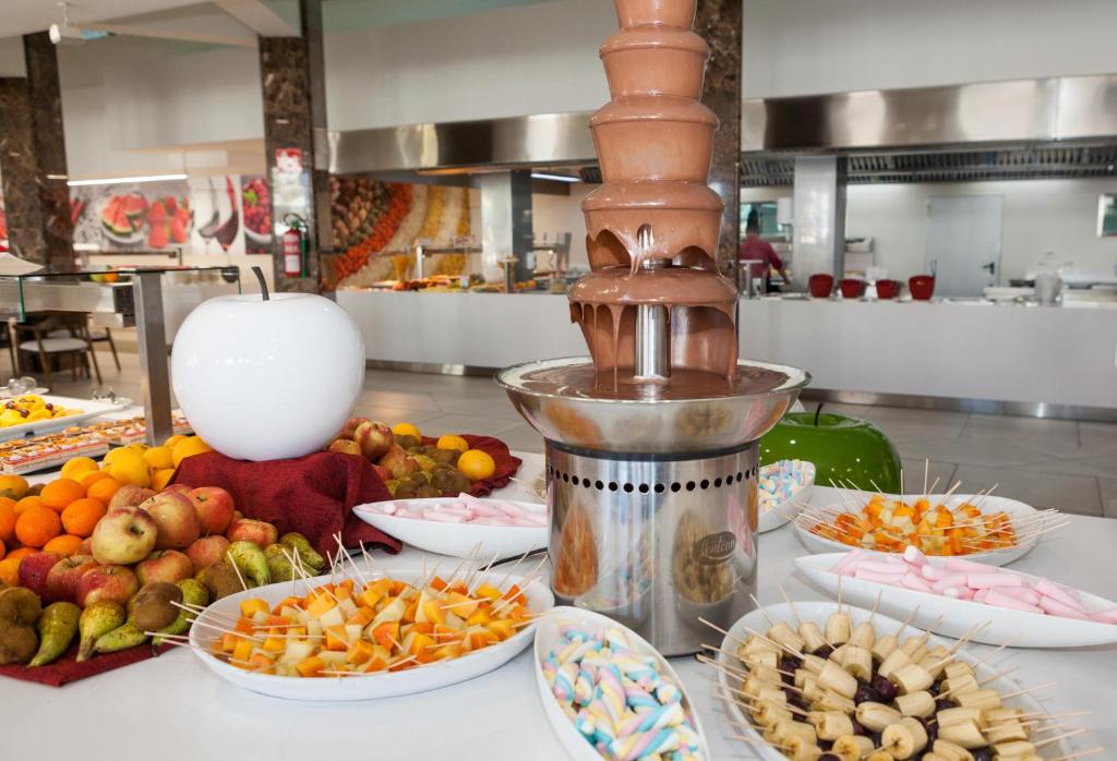 Alexandre Gala, Playa de las Americas (updated prices 2025)