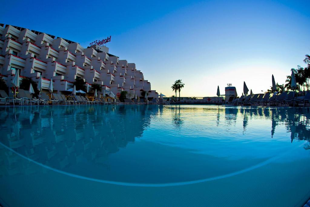 Alexandre Gala, Playa de las Americas (updated prices 2025)