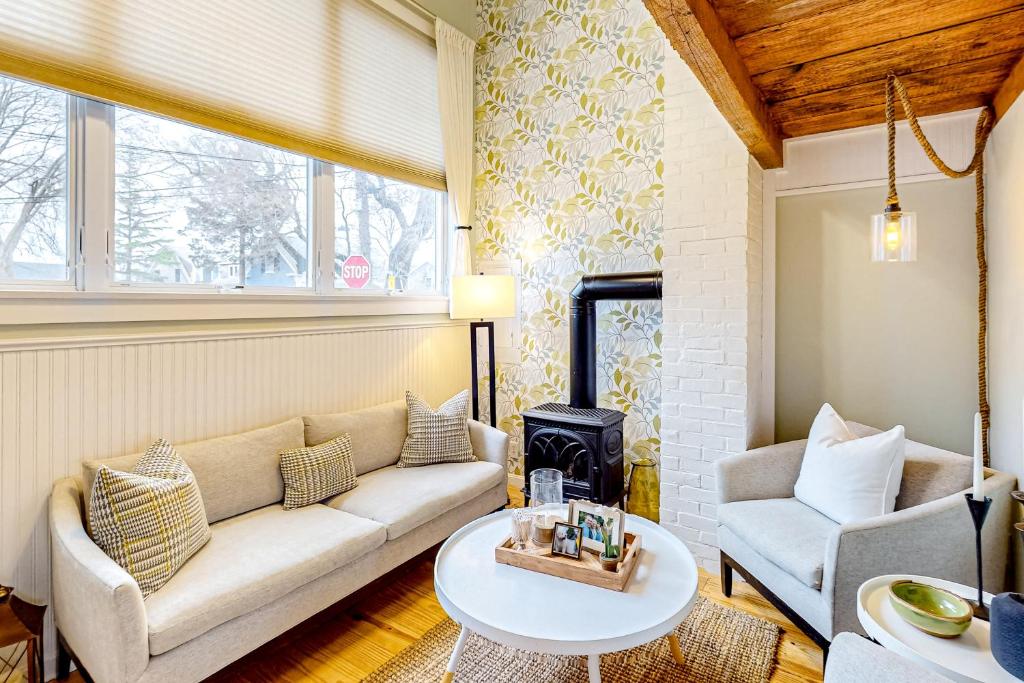 Central Ptown Pad, Provincetown (updated prices 2025)