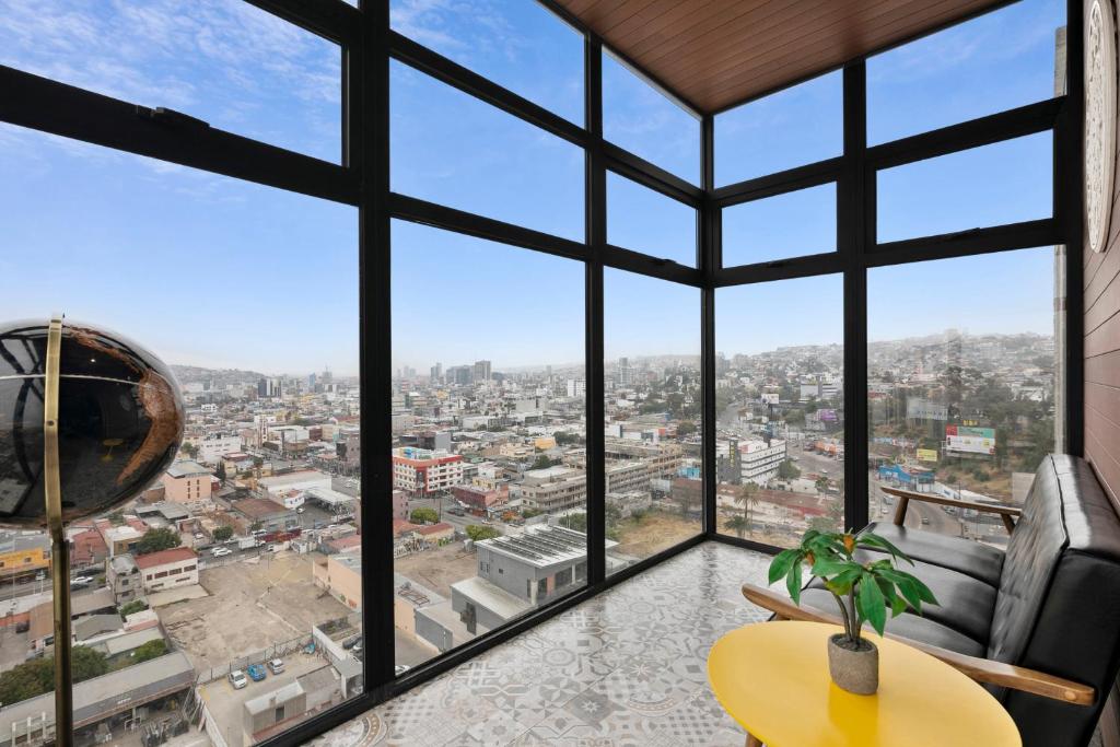 Downtown Apartment with Balcony City View, Gym & Lounge, Tijuana ...