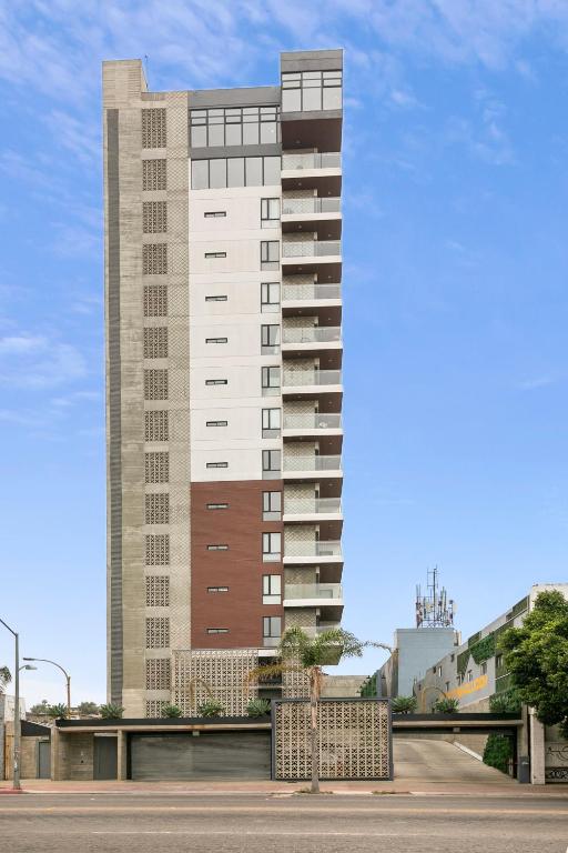 Downtown Apartment with Balcony City View, Gym & Lounge, Tijuana ...