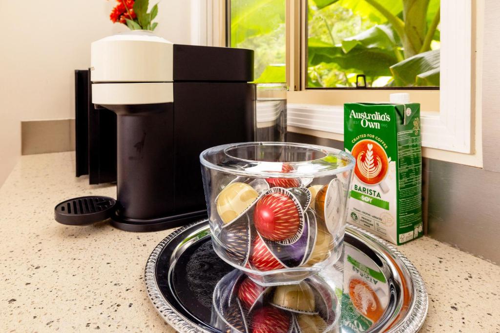 Deluxe Suite with Fireplace & Pond, Noosa Hinterland, Doonan (updated ...