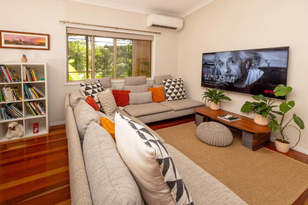Deluxe Suite with Fireplace & Pond, Noosa Hinterland, Doonan (updated ...