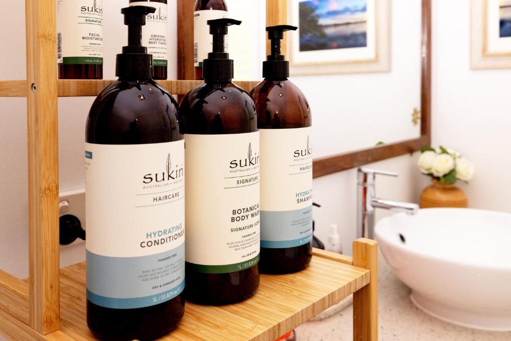 Deluxe Suite with Fireplace & Pond, Noosa Hinterland, Doonan (updated ...