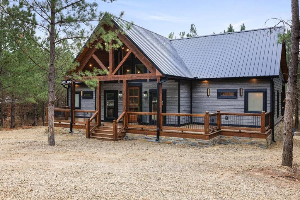 Lone Pine Lodge. Brand new! 2 bedroom luxury cabin., Broken Bow ...