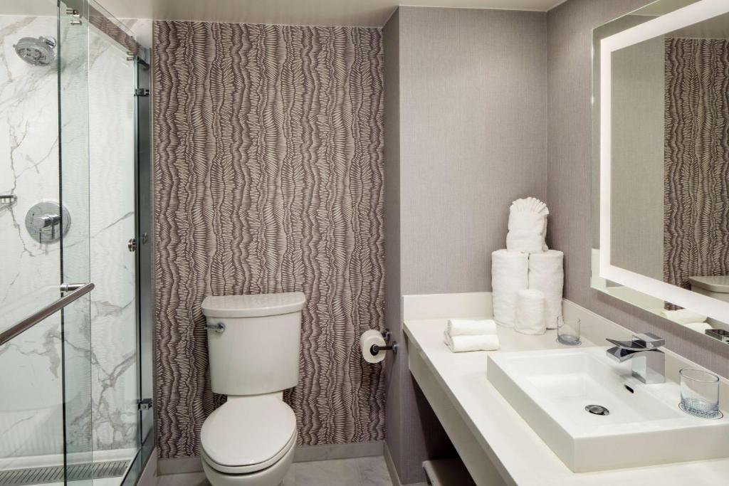 Whitney Peak Hotel Reno, Tapestry Collection by Hilton, Reno (updated ...