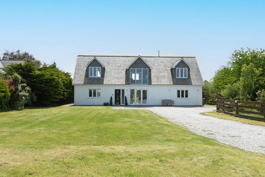 Little Treveth Lowen, Saint Minver (updated prices 2026)