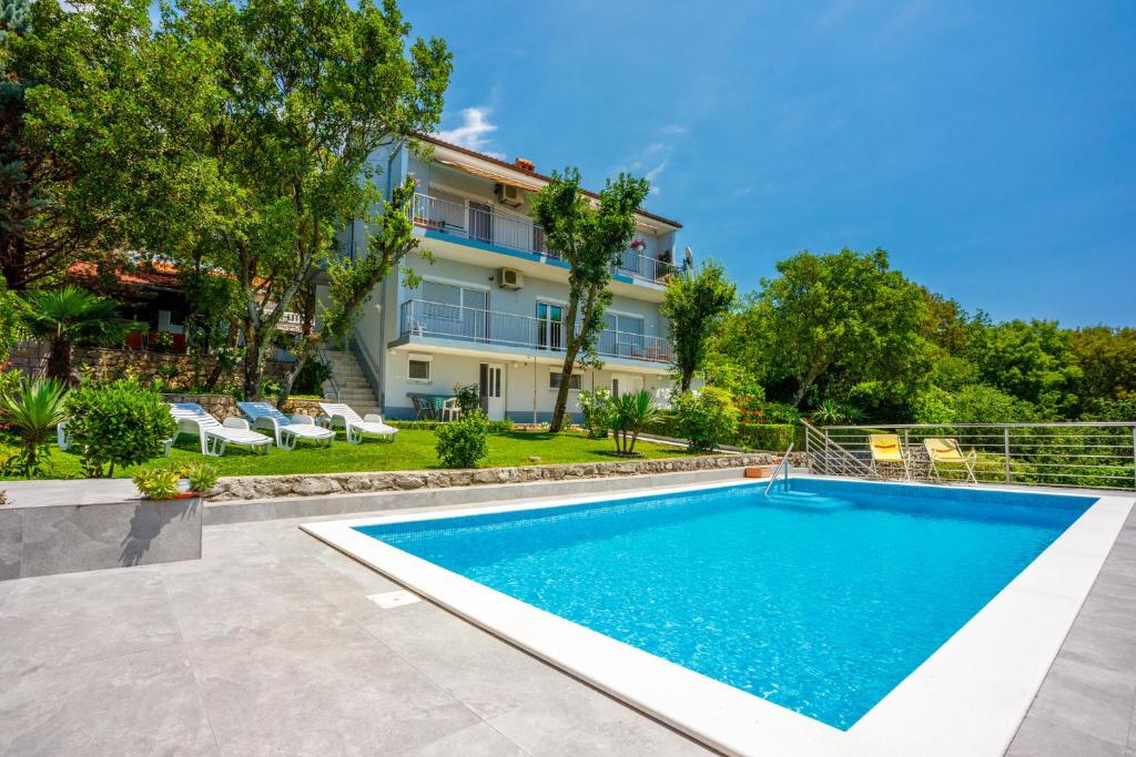 Viki D, Dramalj (updated prices 2024)