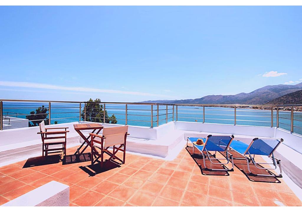 Renovated Maisonette By the Sea w/ Rooftop Terrace, Stalida (updated ...