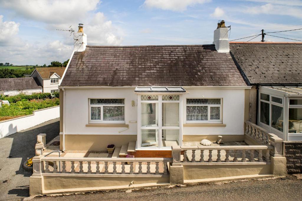 2 Rock Cottage Llansteffan, Llanstephan (updated prices 2025)