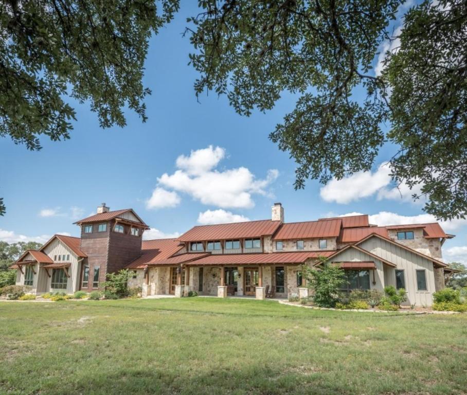 Rusted Roof Ranch - A Texas Hill Country Retreat, Hill Country Village ...
