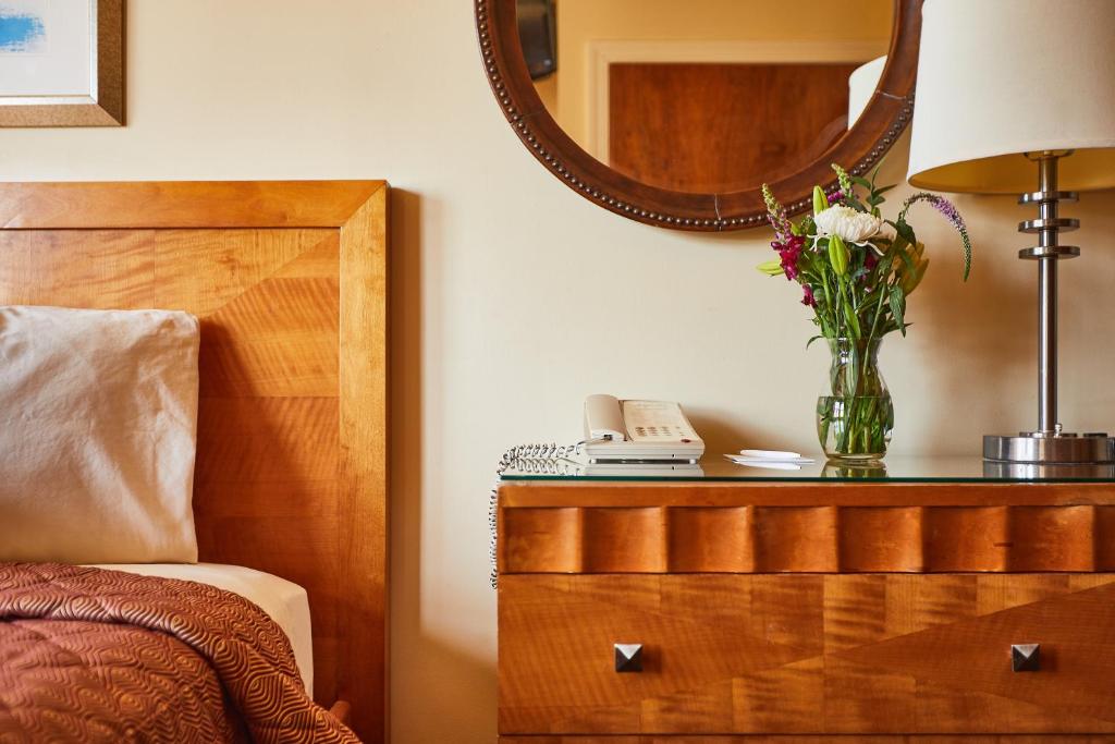 Alexander Inn, Philadelphia (updated prices 2025)