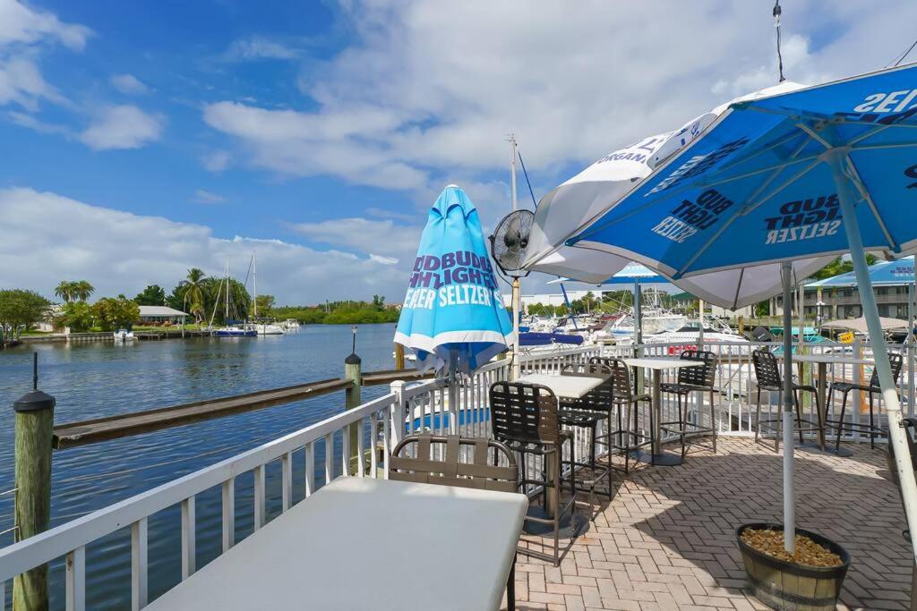 Pool Tiki Bar Florida ALL BRAND NEW Waterfront Pool, Tiki Bar, Gym,
