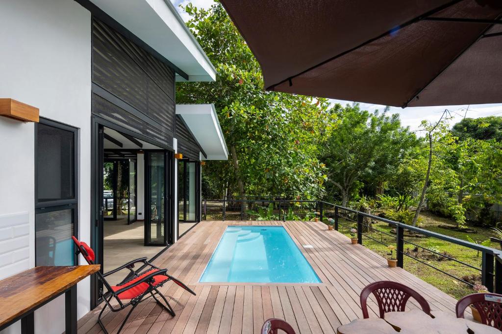 Casa Kali - 4-Min Walk to Beach - AC & Pool, Puerto Viejo (updated ...