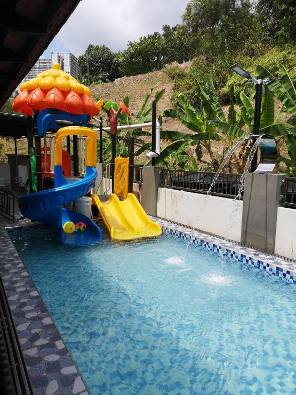 15PAX 3BR Villa E2,Kids Swimming Pool, Pool Table n BBQ near SPICE ...