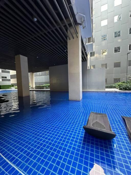 Mall of Asia MOA S Residences , IKEA Pasay , NAIA Airport , Manila Bay ...