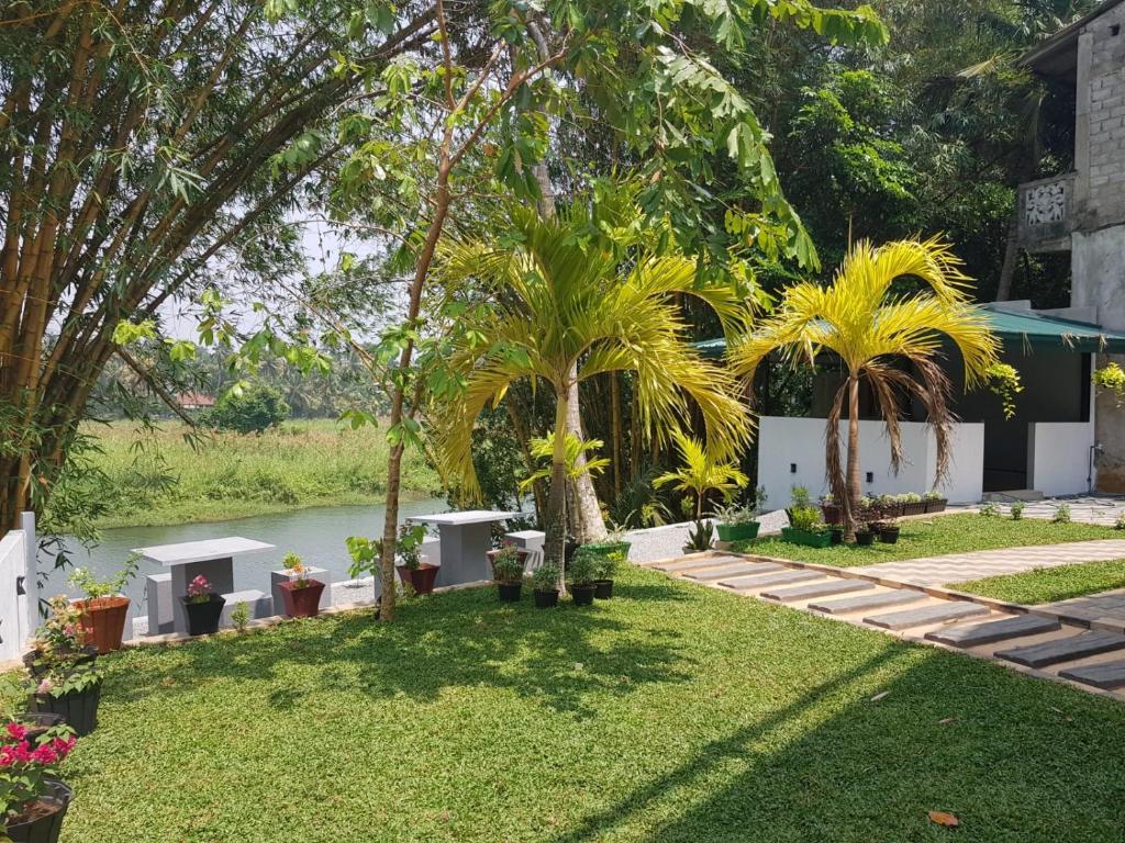 River Pearl Villa, Seeduwa (updated prices 2025)