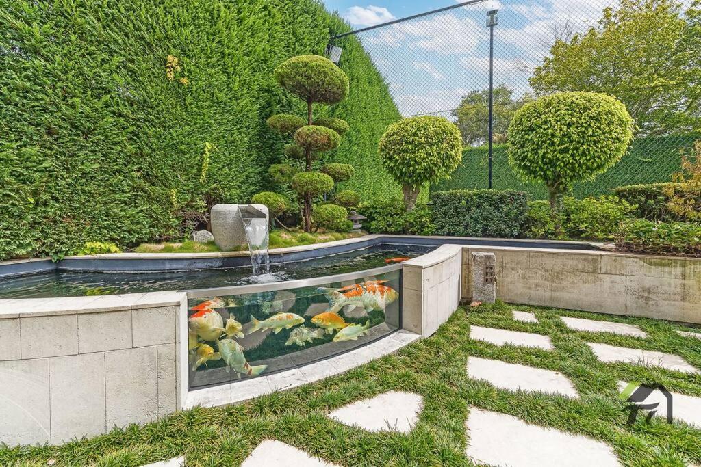 'Lynwood' Warrawee Manor- Koi Home, Warrawee (updated prices 2026)