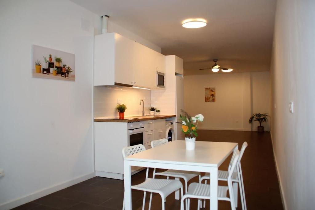 LA CARAMBA Amplio apartamento en la playa, Málaga – Precios ...