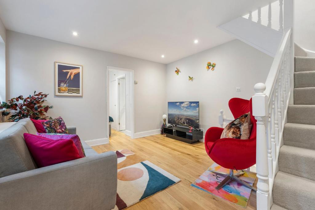 Family mews next to Hyde Park, London (updated prices 2025)