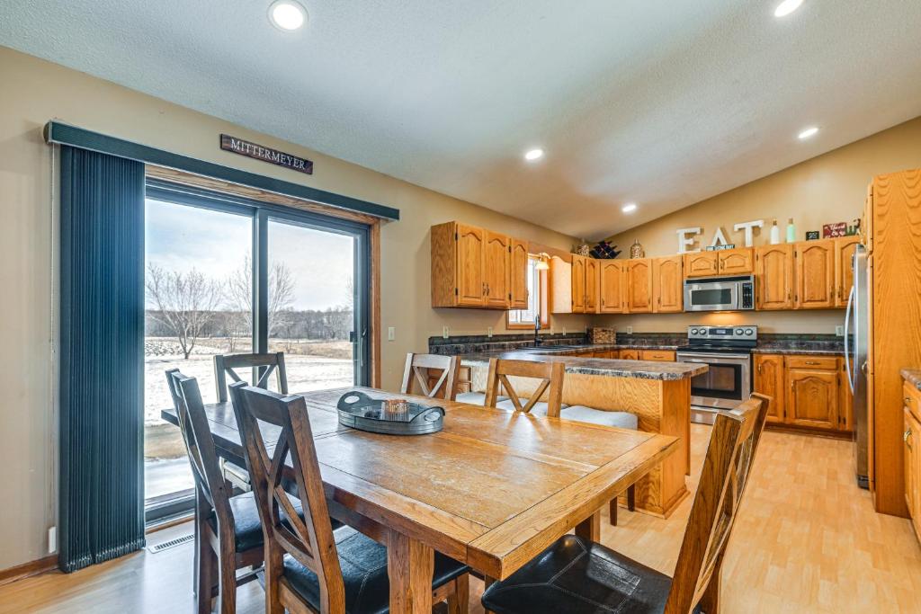 Eclectic and Spacious Cadott Getaway with Water View, Cadott (updated ...