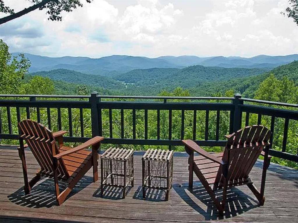 Over The Moon- Blairsville GA, Blairsville (updated prices 2025)