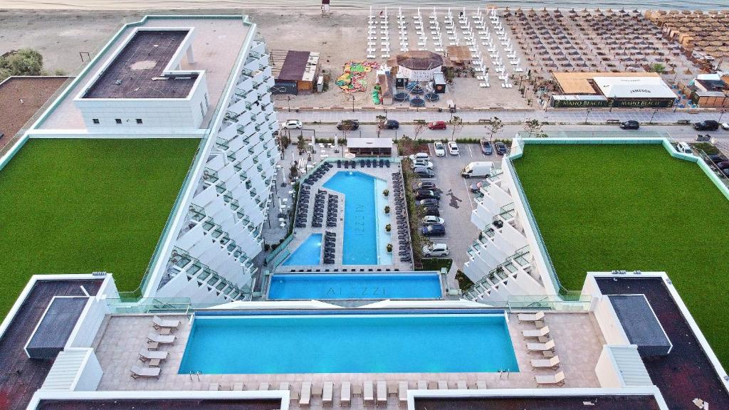 Vogue Sunrise View - Infinity Pool & Spa Resort, Mamaia Nord (updated ...