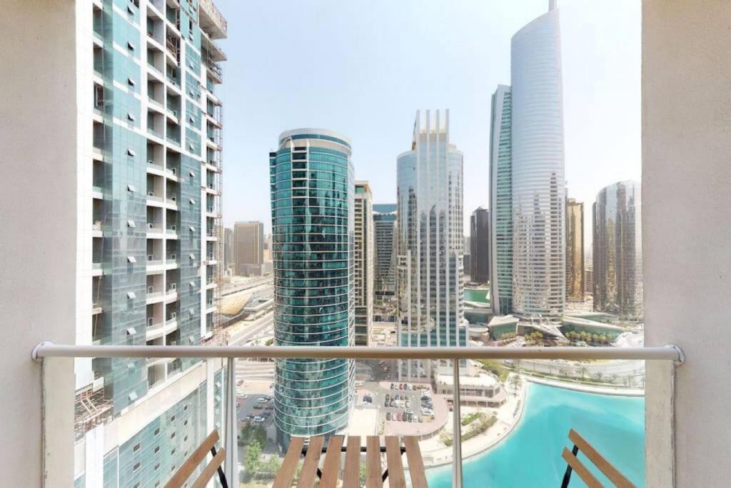 Shiny & Fresh - Studio with Lake View - JLT, Dubai (updated prices 2025)