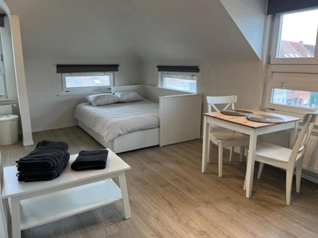 Sint-Amandstraat studio B4, Ghent (updated prices 2026)