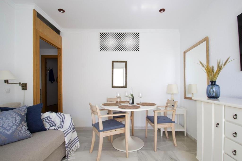 Centrally located south facing apartment with pool, Torremolinos ...