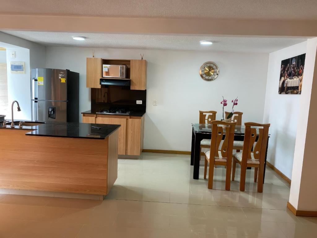 Apartamento con Parking Privado/TV/Unidad Cerrada, Medellín ...