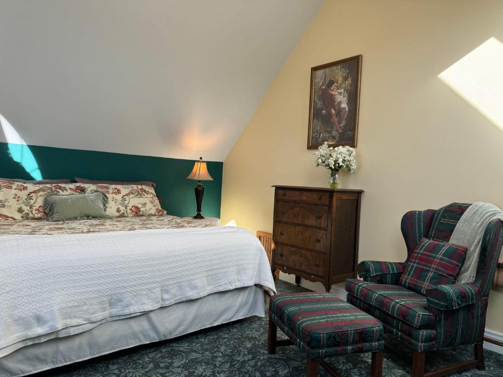 The Wen Inn - Suite with Skylights & Jacuzzi Tub, Peterson (updated ...