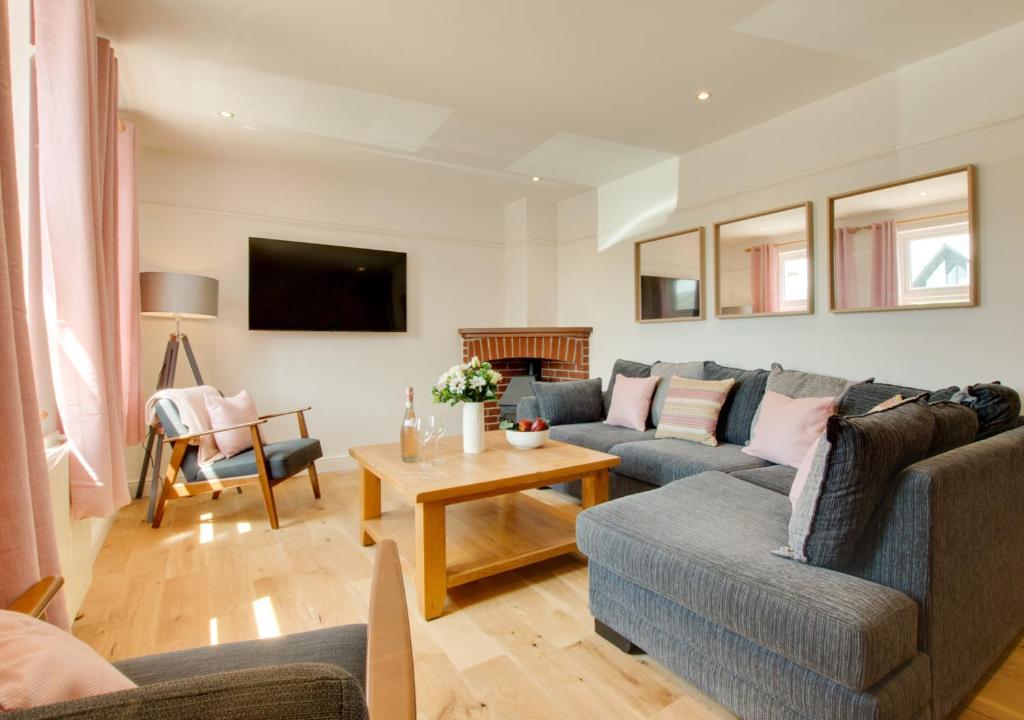 Penwhine, St Merryn (updated prices 2026)