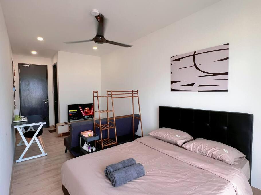 2PX Studio @ Emporis Near Segi Uni, MRT KotaDamansara, IKEA, 1Utama ...