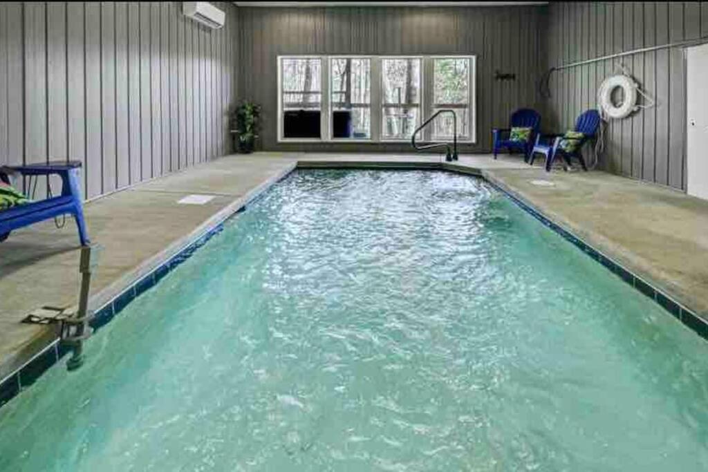 Tennessee Oasis Pool Cabin, Sevierville (updated prices 2026)