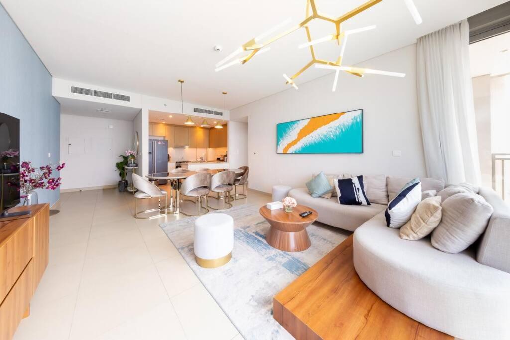 Breathtaking 2BR Apartment W/Sea views, Dubai (updated prices 2025)