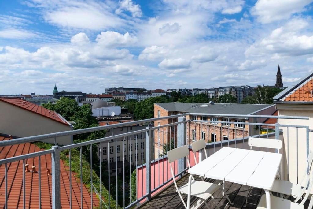 Urban Rooftop Apartment - Berlin MITTE - A C, Berlin (updated prices 2025)