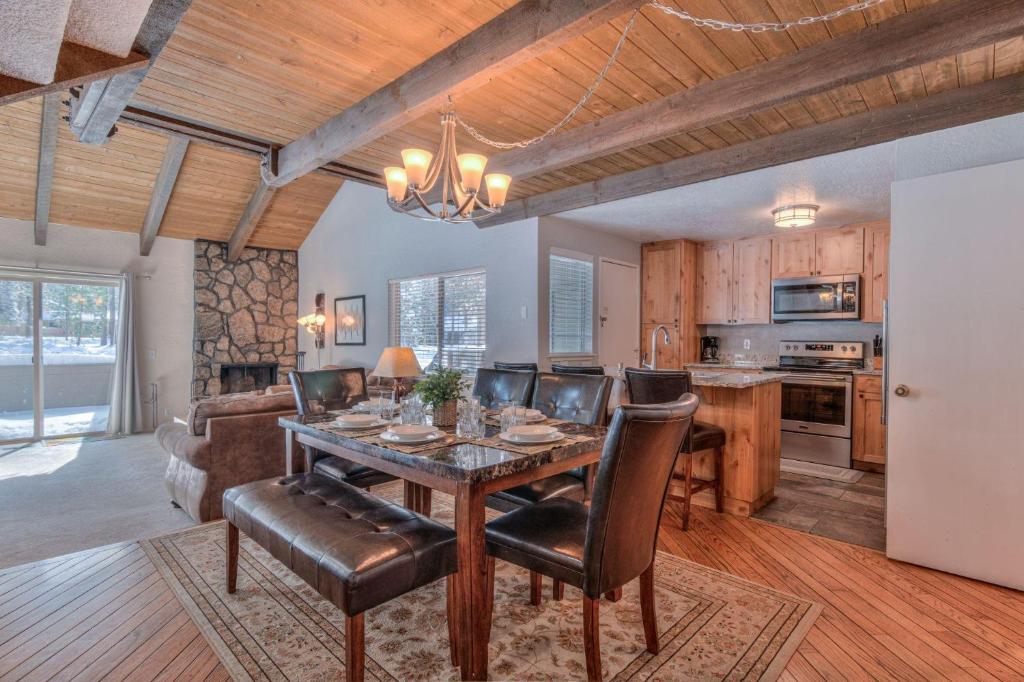 Tennis Village - Unit 58, Sunriver (updated prices 2025)