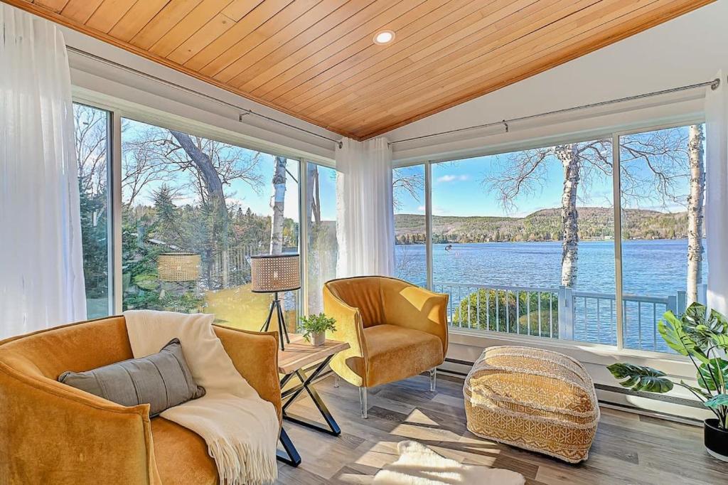 FRONT LAKE hot tub with sunset ski and slide 8p, Saint-Damien (updated ...