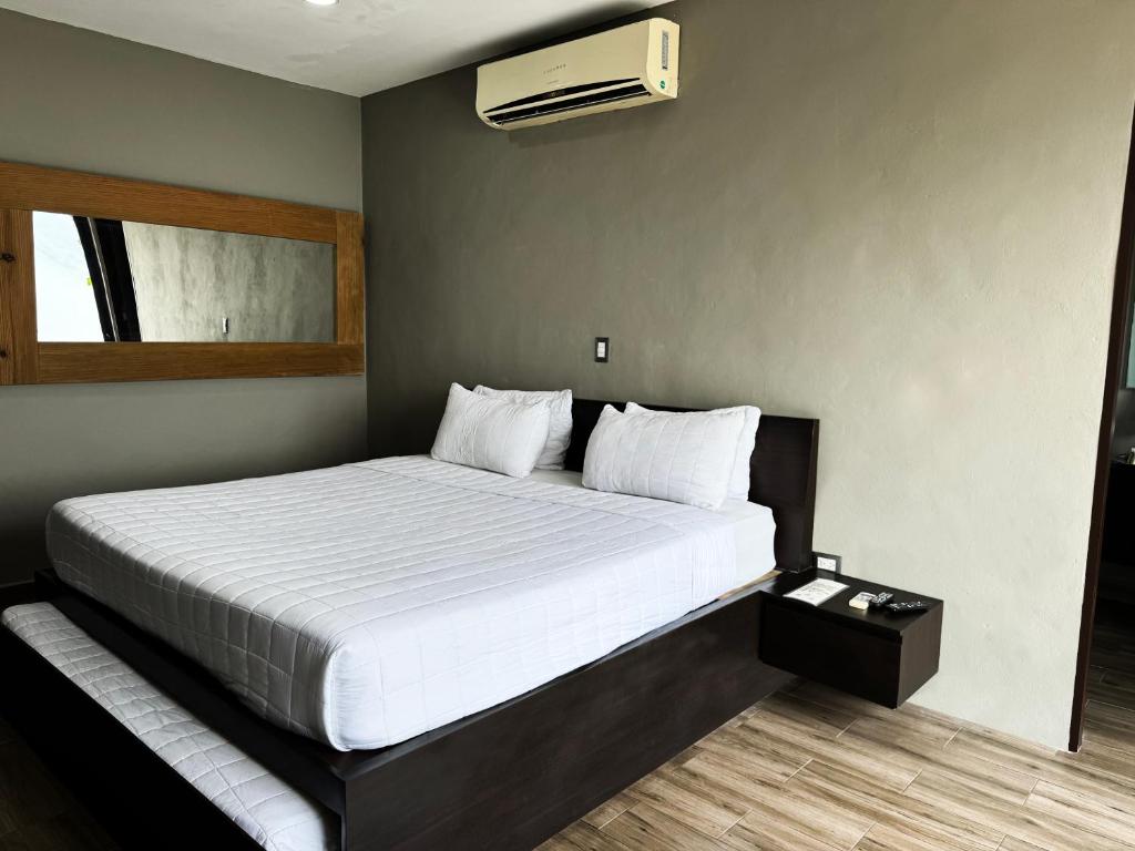 Cardedeu Hotel Lago de Coatepeque, El Congo (updated prices 2025)